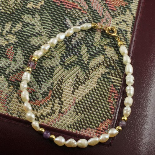 White Freshwater Pearls & Amethyst Beads Bracelet - Cybelle